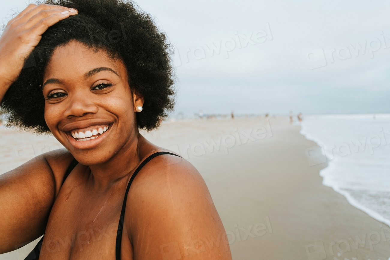 Beautiful plus size African American | Premium Photo - rawpixel