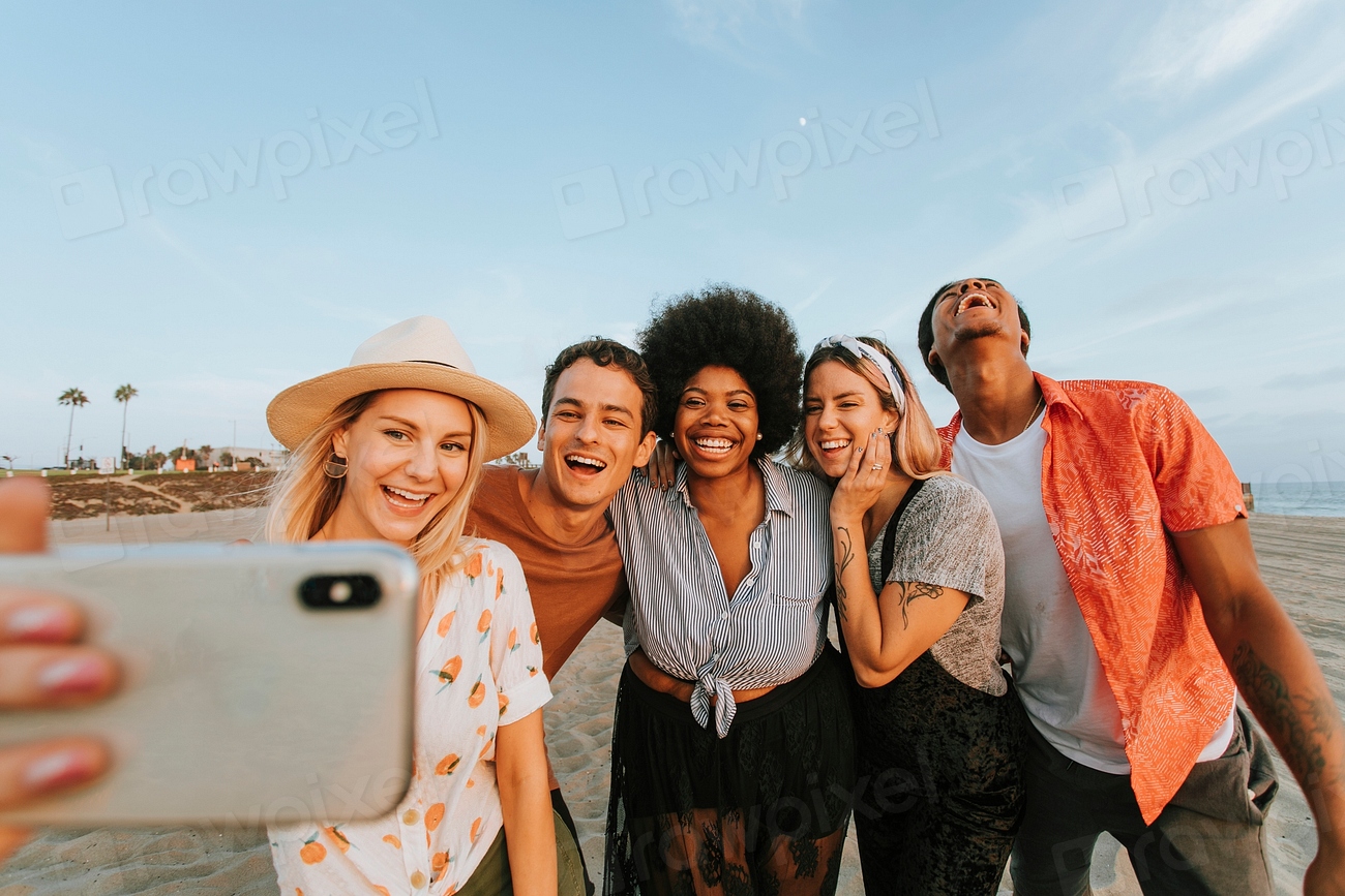 Group diverse friends taking selfie | Premium Photo - rawpixel