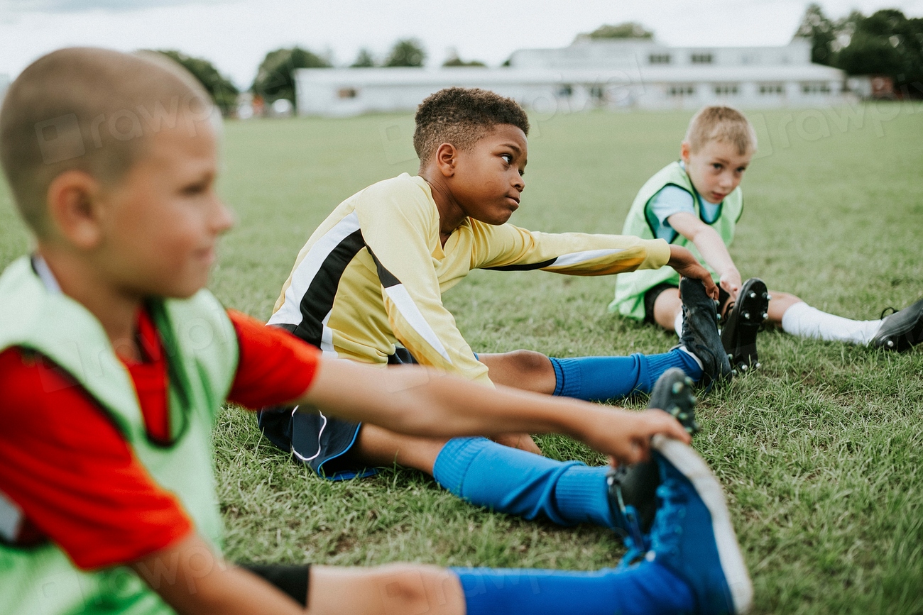 Diverse kids stretching field | Free Photo - rawpixel