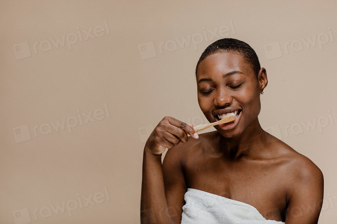 Black woman brushing her teeth | Premium Photo - rawpixel