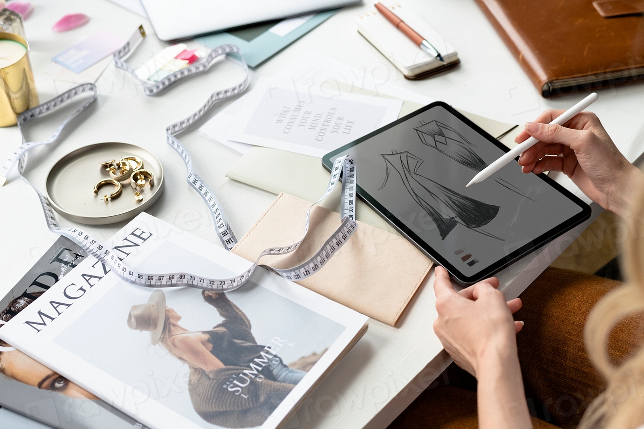 Fashion designer drawing digital tablet | Premium Photo - rawpixel