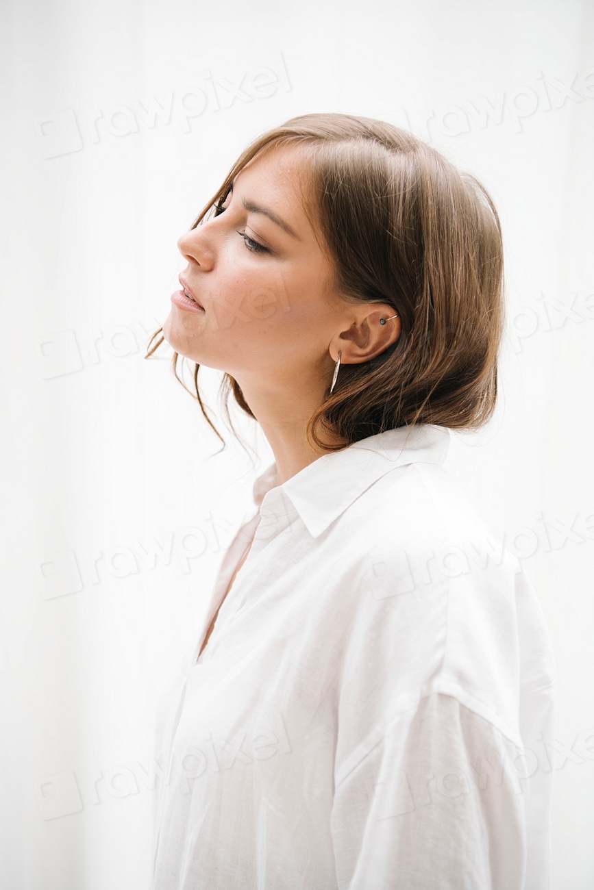 Side view brown hair woman | Premium Photo - rawpixel