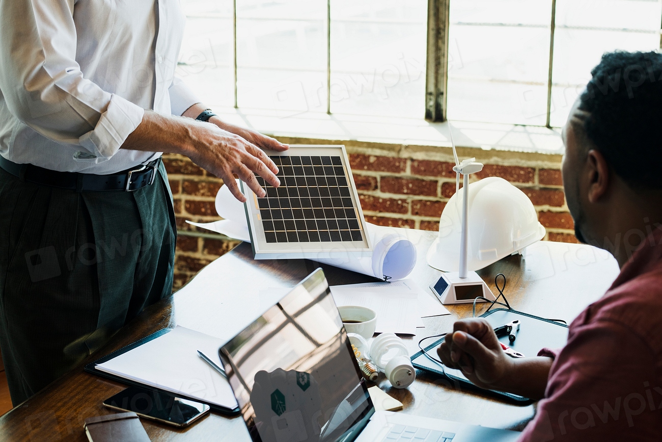 Eco-friendly engineering team with the solar | Premium Photo - rawpixel