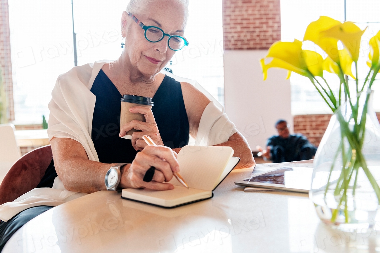 Mature woman writing journal her | Premium Photo - rawpixel