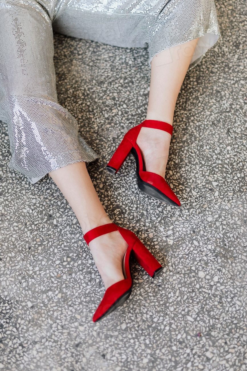 Fashionable woman in red heels | Premium Photo - rawpixel