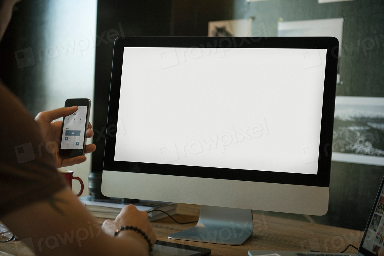 Closeup an empty desktop computer | Premium PSD - rawpixel
