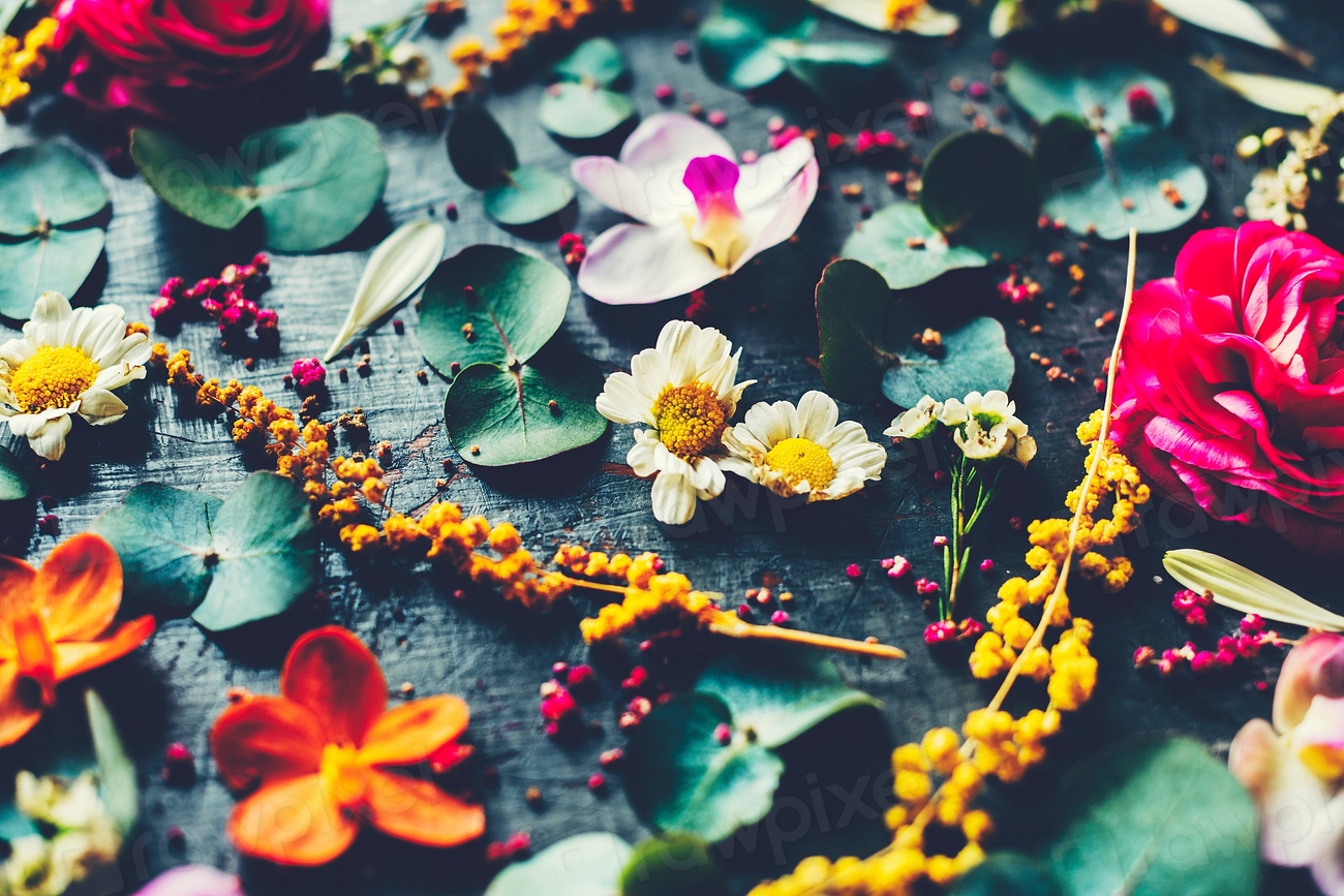 Rustic decorative flowers and leaves | Premium Photo - rawpixel