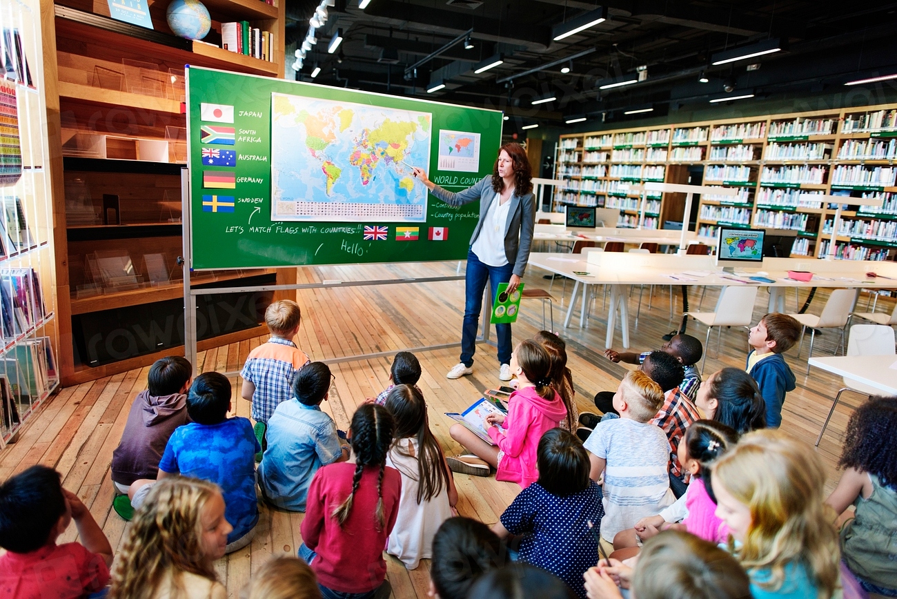 Geography class in high school | Free Photo - rawpixel
