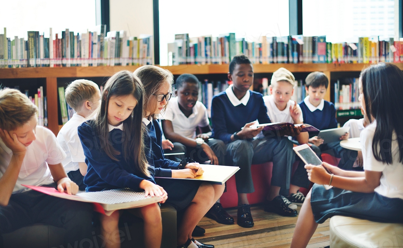 Diverse students wearing uniforms school | Free Photo - rawpixel