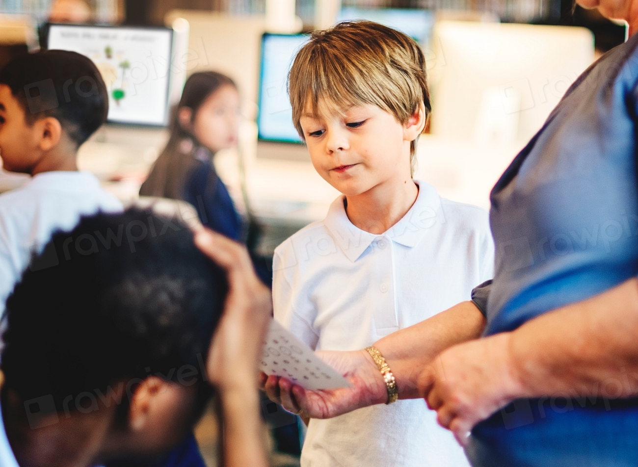 Diverse students wearing uniforms school | Free Photo - rawpixel