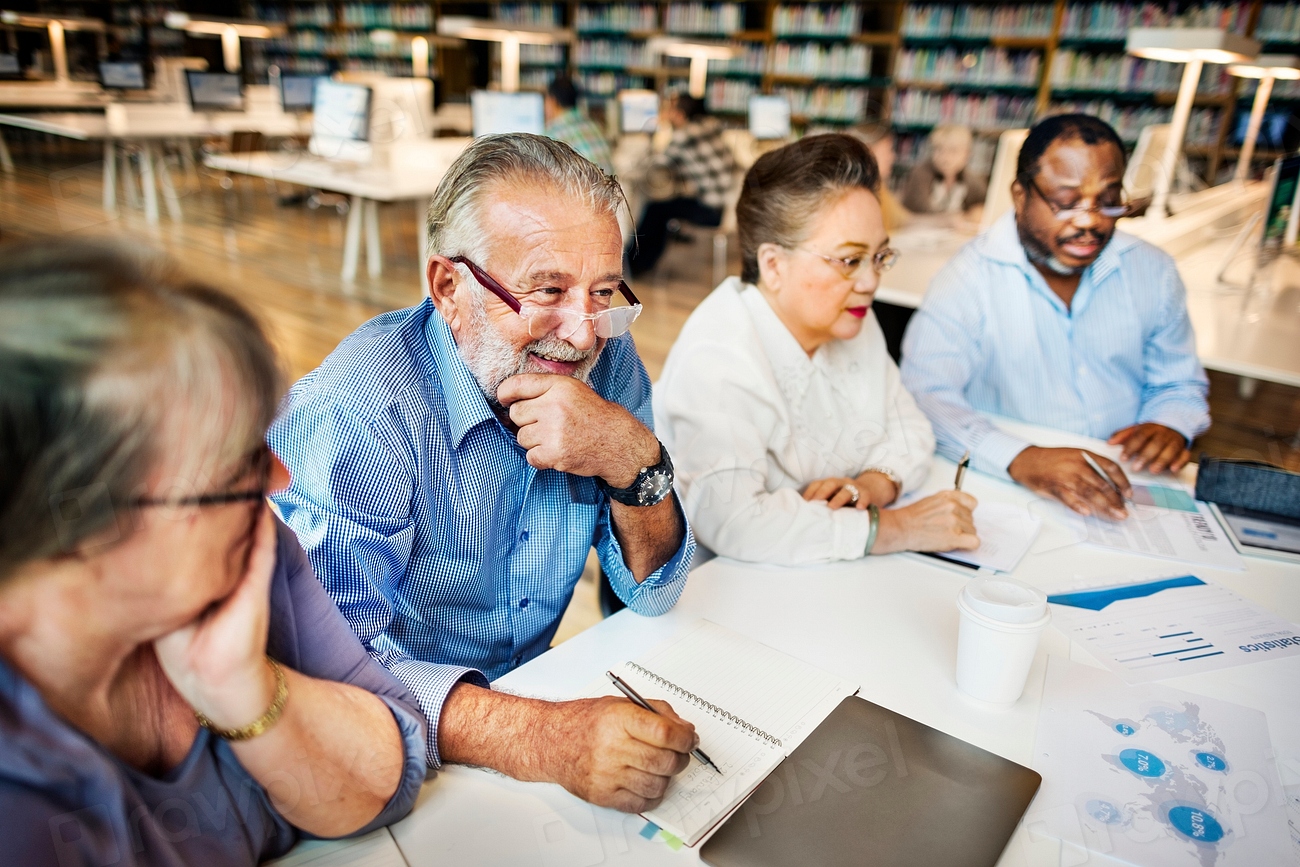 Seniors studying together library | Premium Photo - rawpixel