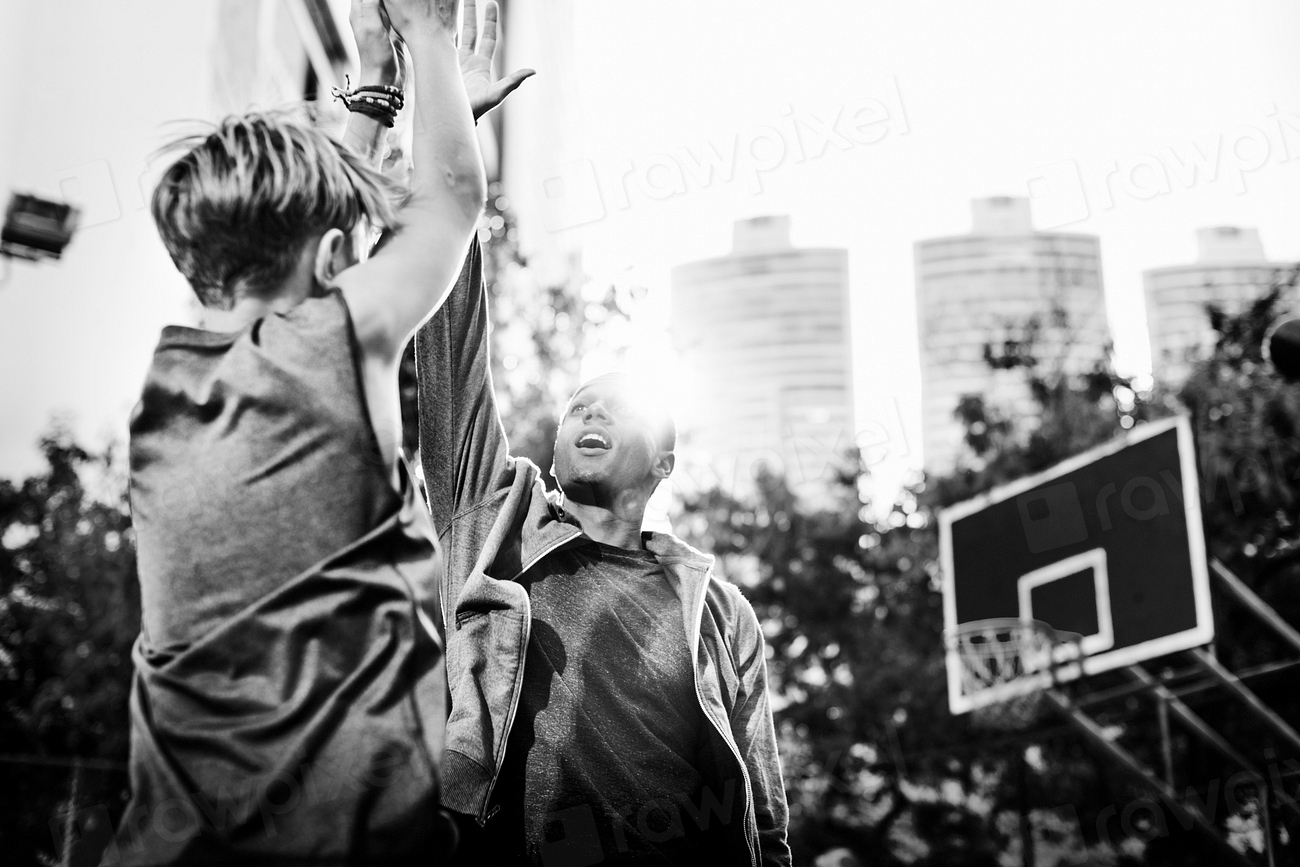 Young basketball player shoot | Free Photo - rawpixel