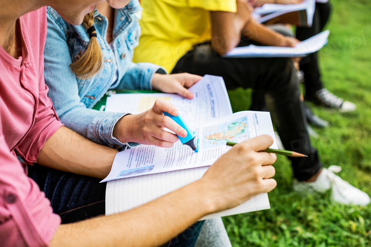 Students doing homework park | Premium Photo - rawpixel