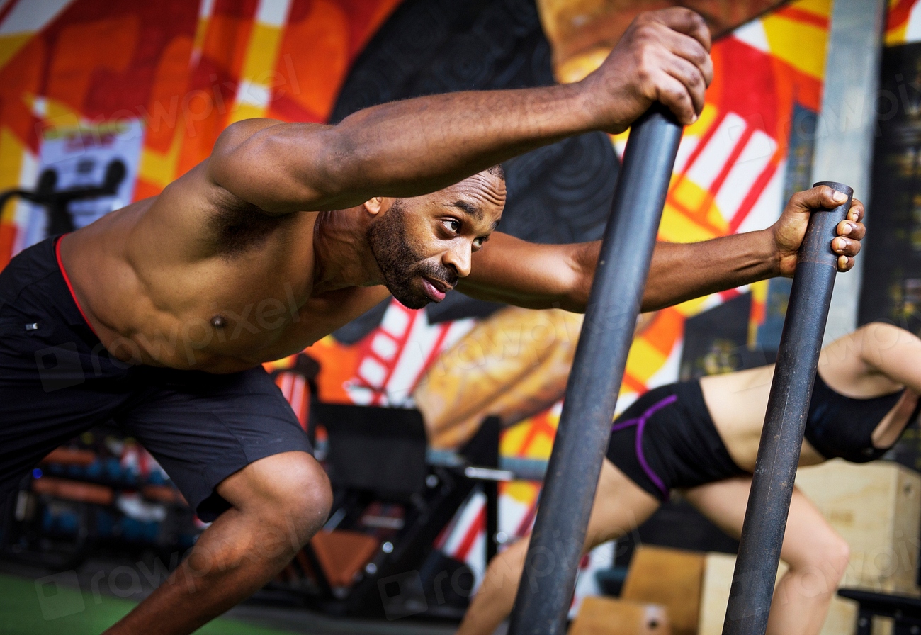 Crossfit group at the gym | Premium Photo - rawpixel