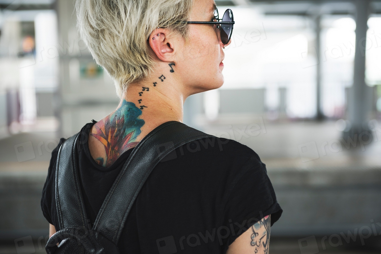 Rear view tattooed woman city | Premium Photo - rawpixel