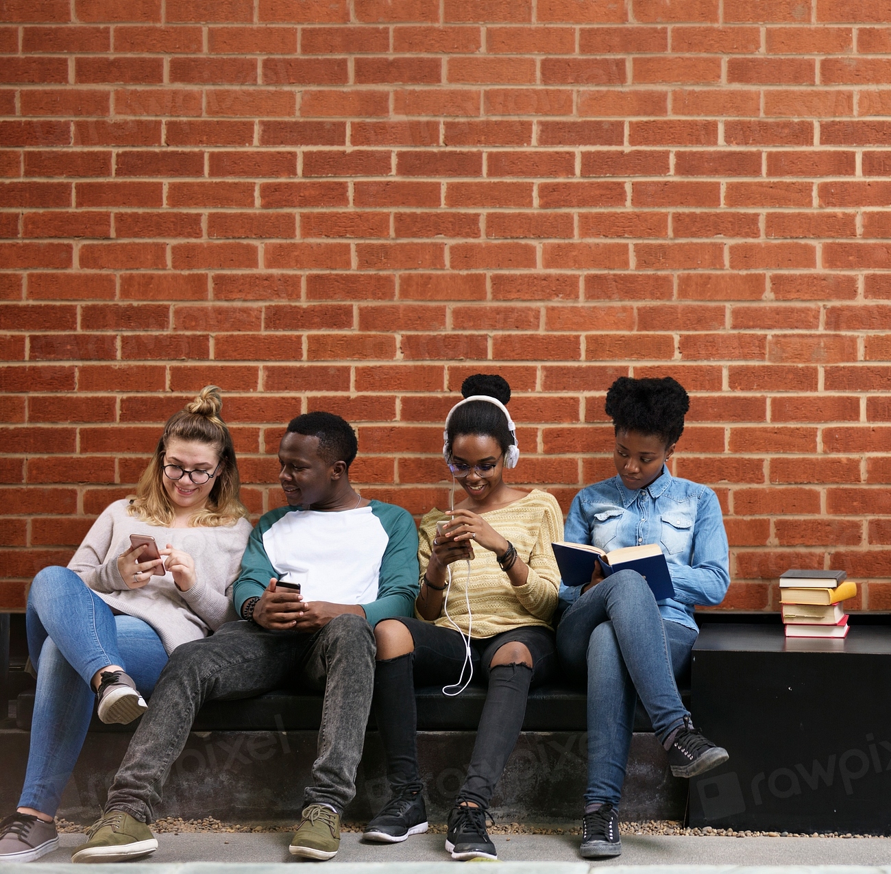 Group of students hanging out | Premium Photo - rawpixel