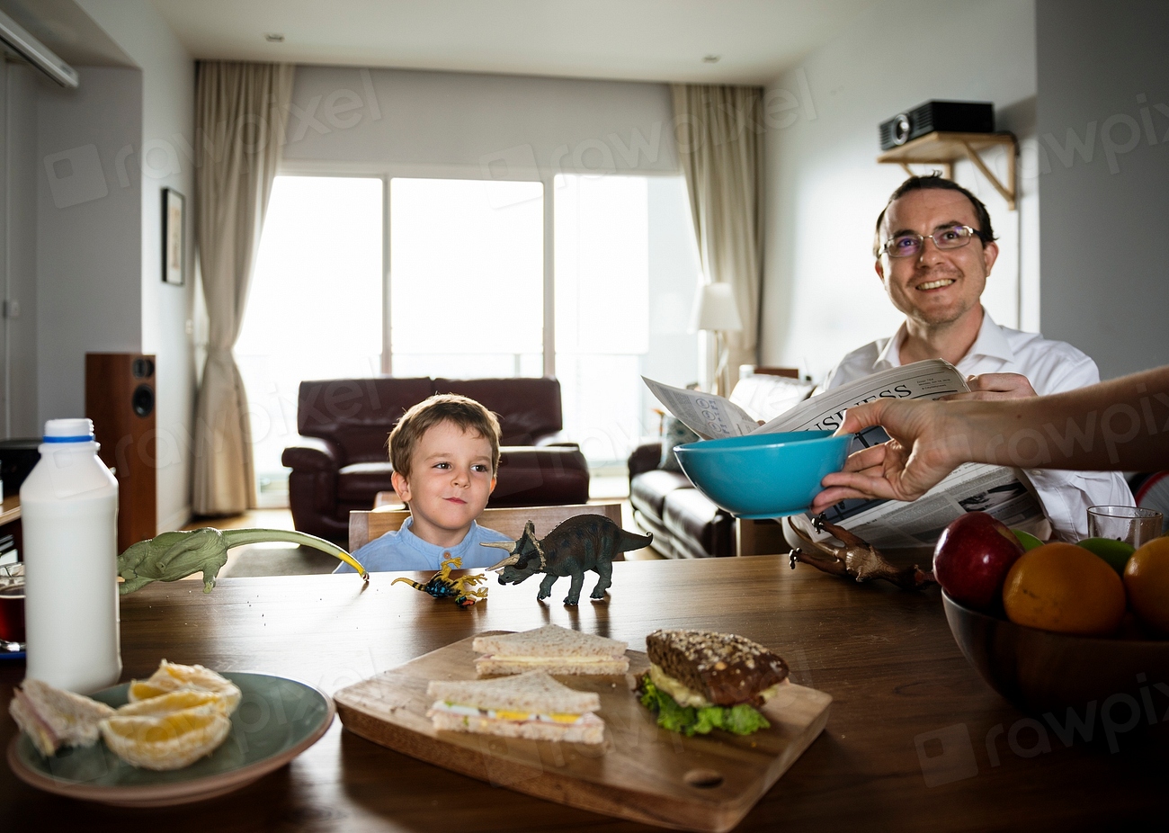 Family eating breakfast together morning | Premium Photo - rawpixel