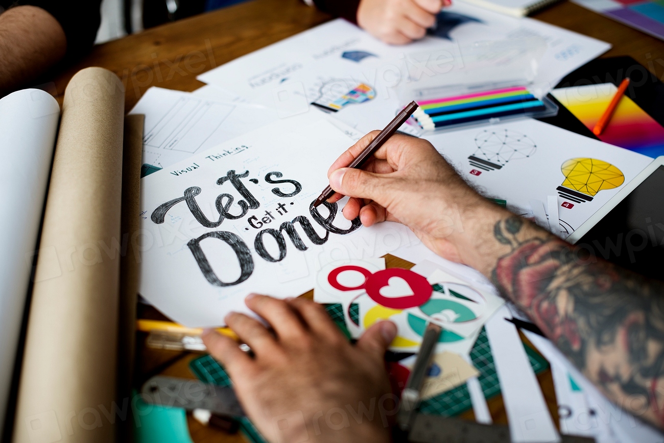 Colleagues creating artwork | Premium Photo - rawpixel