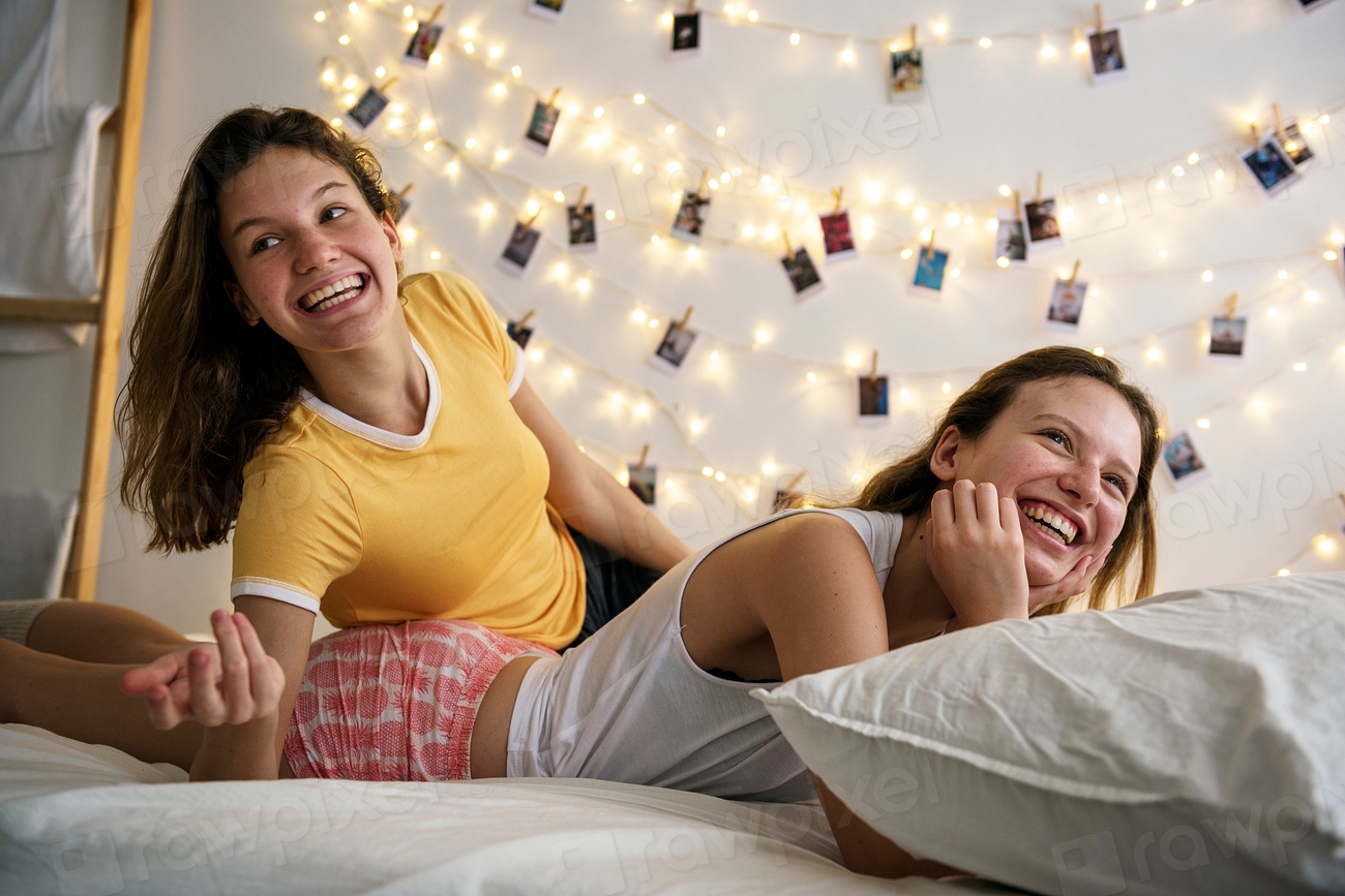 Women lying bed together | Premium Photo - rawpixel