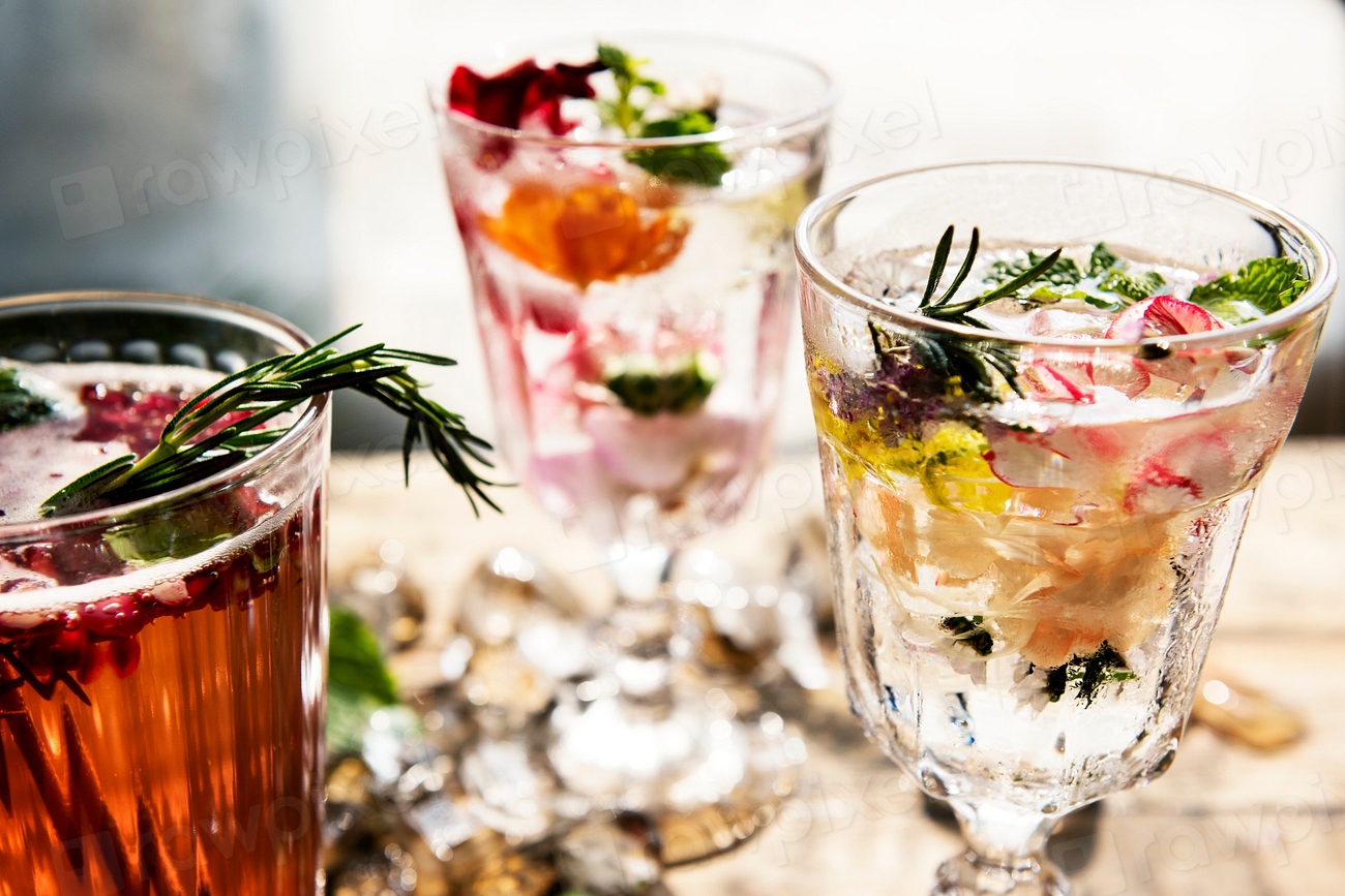 Summer cocktails with decorative flower | Premium Photo - rawpixel