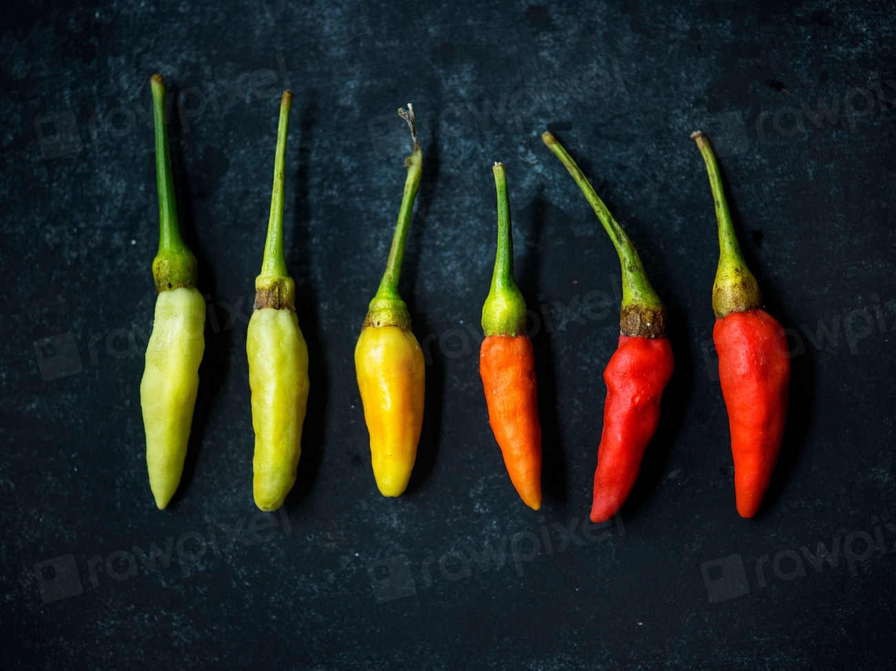 Fresh chili peppers | Photo - rawpixel
