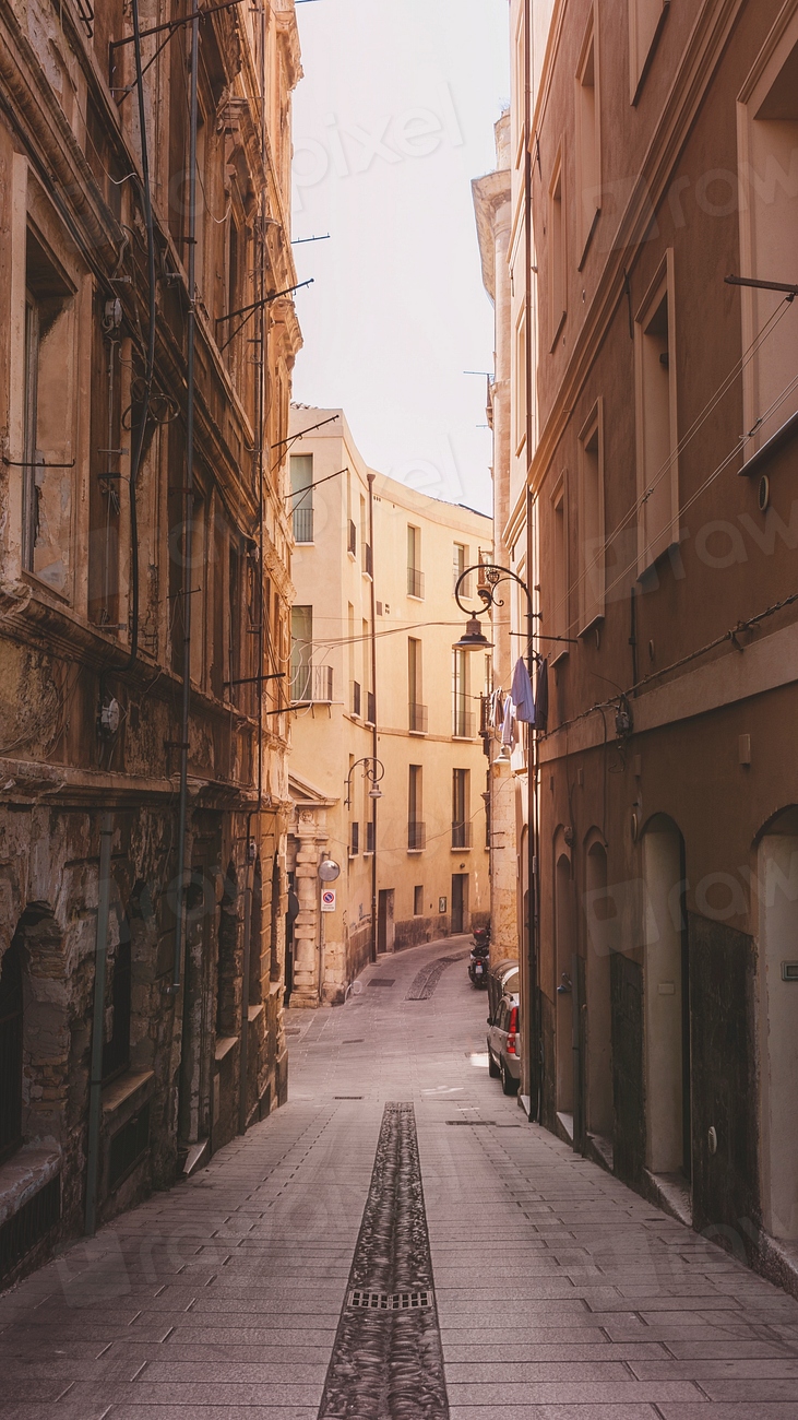 Narrow street city Cagliari, Italy | Premium Photo - rawpixel