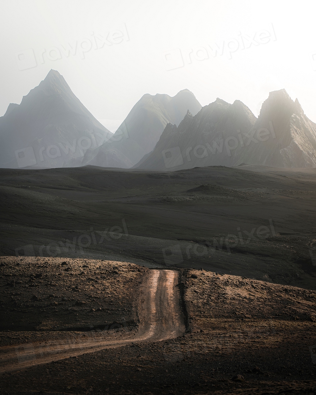 Scenic view dirt road Highlands | Premium Photo - rawpixel