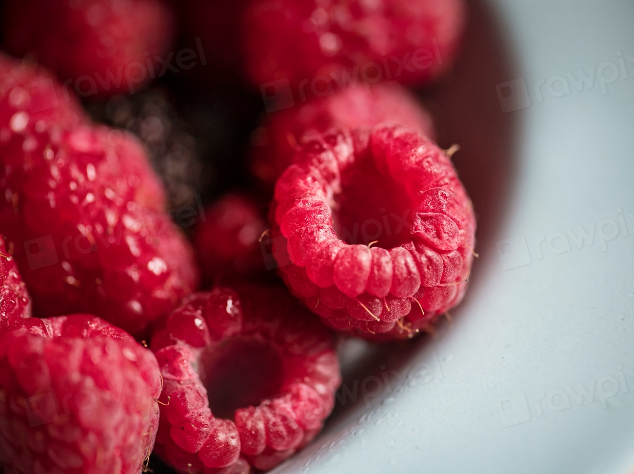 Closeup of fresh big raspberries | Premium Photo - rawpixel