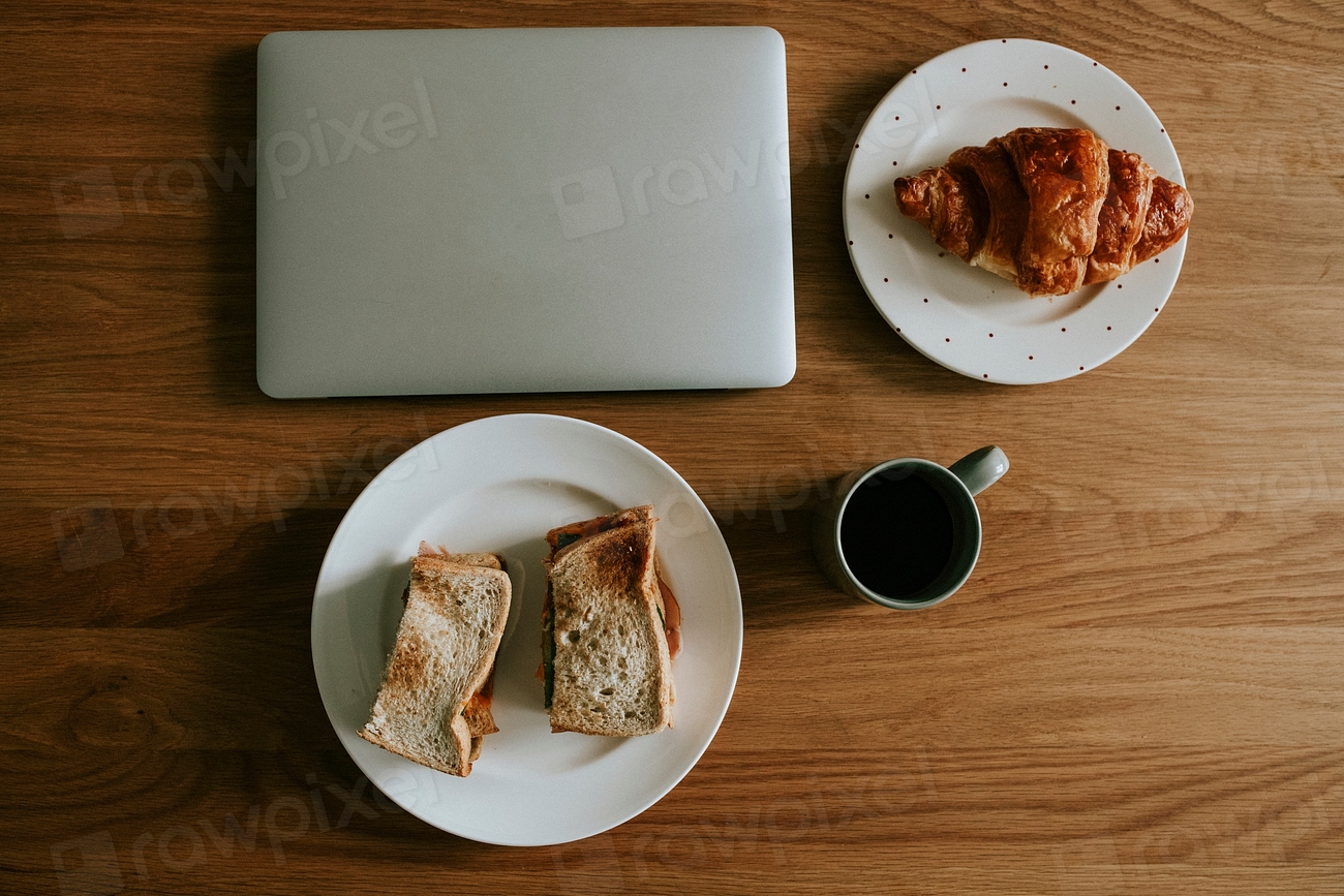 Flat lay laptop and breakfast | Free Photo - rawpixel