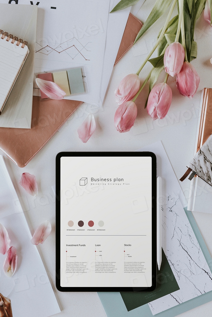 Aerial view digital tablet messy | Premium Photo - rawpixel