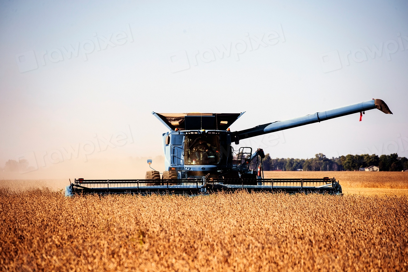 harvesting operation kicks dust rural | Free Photo - rawpixel