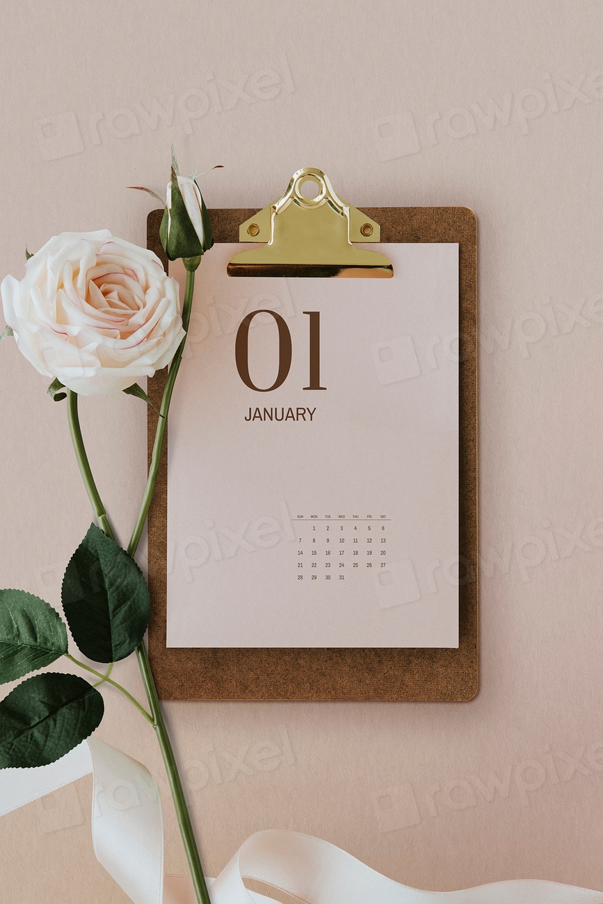 Pastel pink calendar on a cork | Premium PSD Mockup - rawpixel