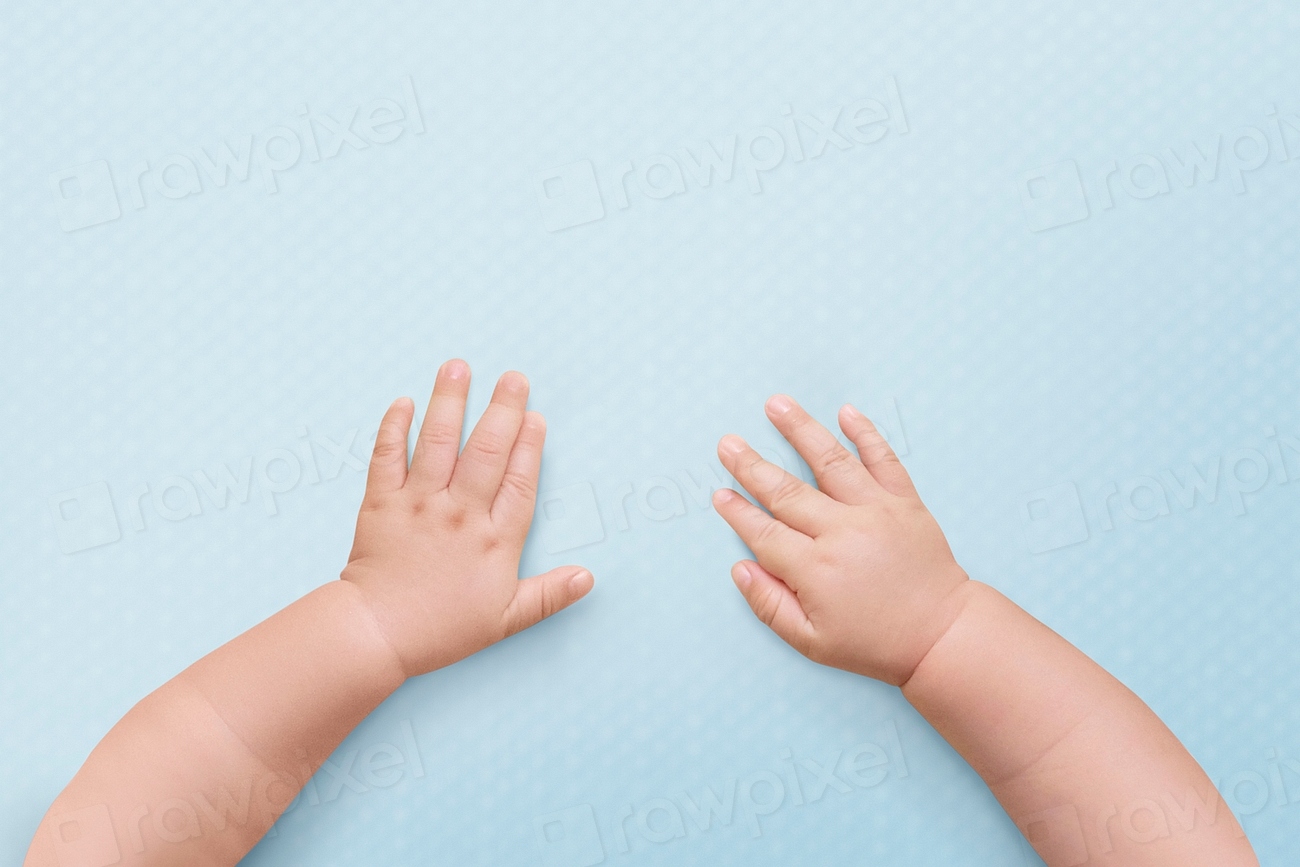 Cute baby hands psd background | Premium PSD - rawpixel