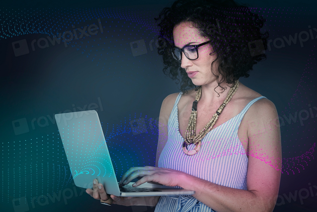 Woman searching on her laptop | Premium Photo - rawpixel