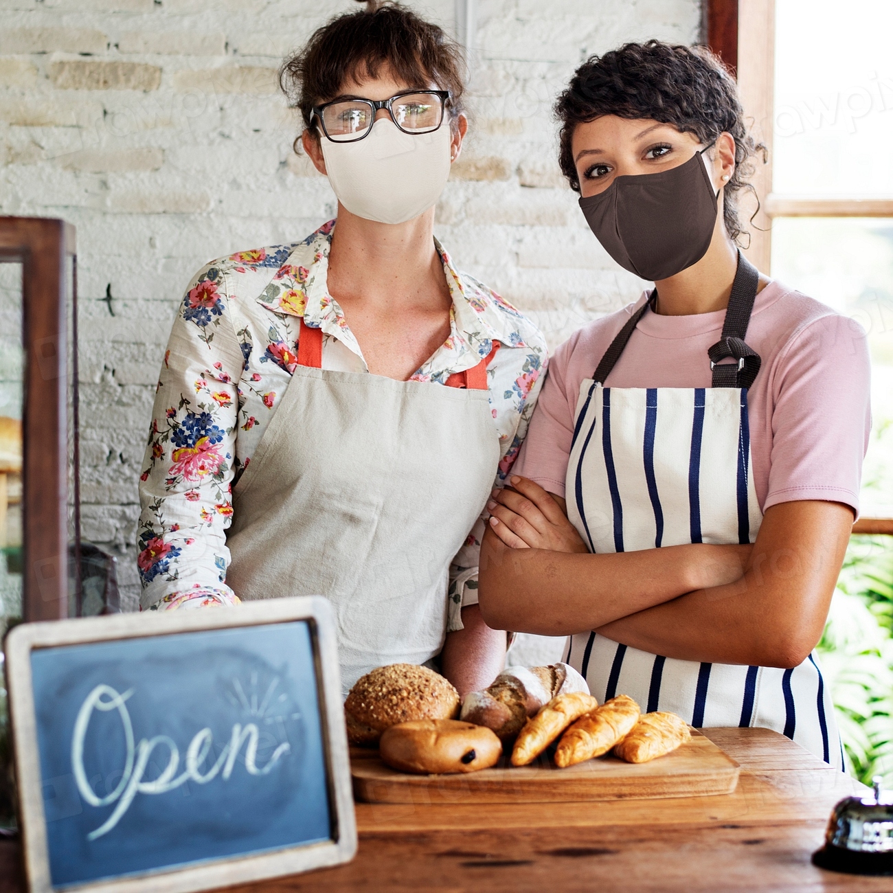 Staff in face masks at bakery | Free Photo - rawpixel