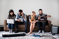 People together enjoying music | Premium Photo - rawpixel