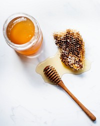Honeycomb with dipper | Premium Photo - rawpixel