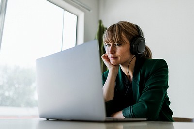 Woman working at home during coronavirus | Free Photo - rawpixel