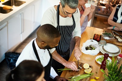 Group friends cooking kitchen | Premium Photo - rawpixel