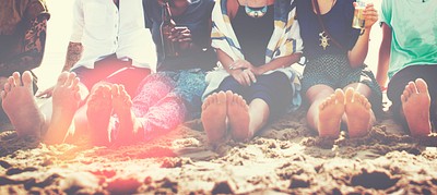 Friends sitting sand beach | Premium Photo - rawpixel