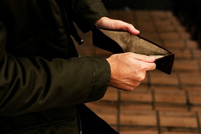 Hands open checking wallet | Premium Photo - rawpixel
