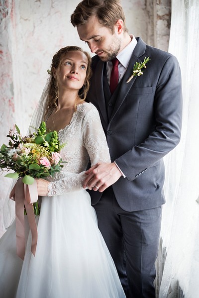 Sweet newlyweds their wedding day | Premium Photo - rawpixel