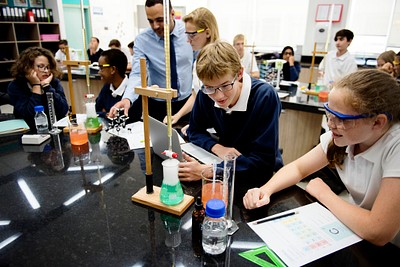 Group students laboratory lab science | Premium Photo - rawpixel