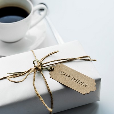 Closeup gift box empty label | Premium Photo - rawpixel