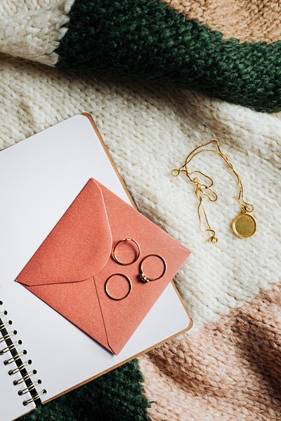 Pink envelope on a notebook | Premium Photo - rawpixel