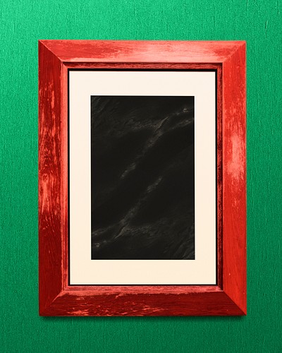 Red photo frame mockup | Premium PSD Mockup - rawpixel