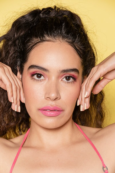 Portrait of a beautiful model | Premium Photo - rawpixel