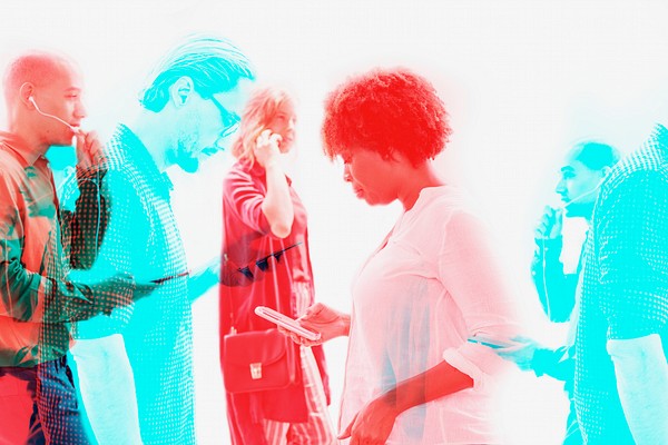 People using digital devices smart | Premium Photo - rawpixel