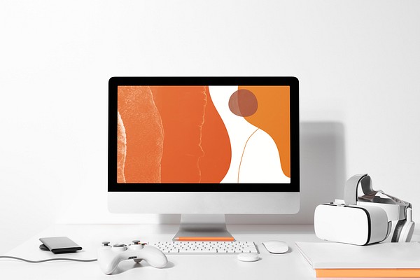 Computer desktop screen on a table | Premium Photo - rawpixel