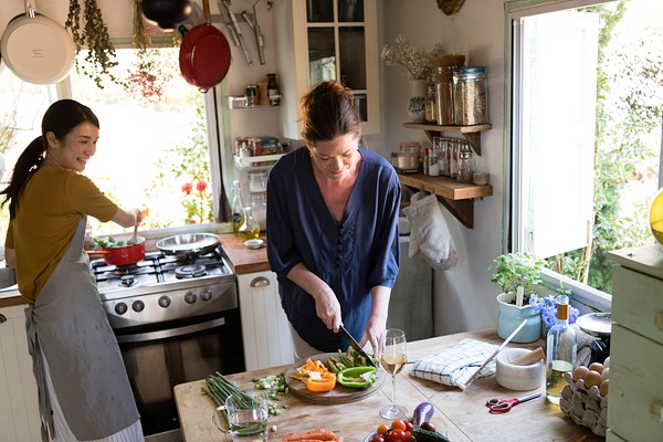 Women preparing dinner kitchen | Premium Photo - rawpixel